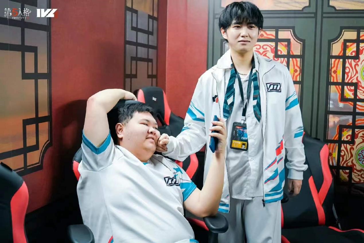 《第五人格》选手故事：DOU5_DongX ——且将新火试新茶，诗酒趁年华！_《第五人格》官方网站